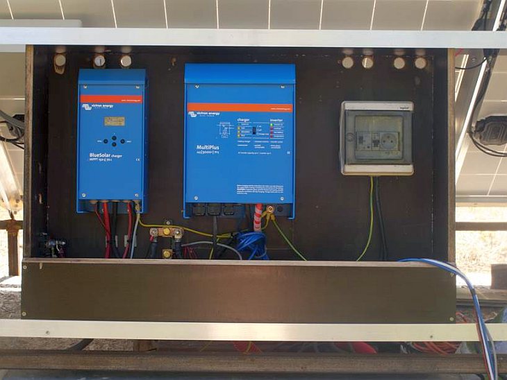 Victron installer Stéphane Bulard: Solar trailer demonstration ...