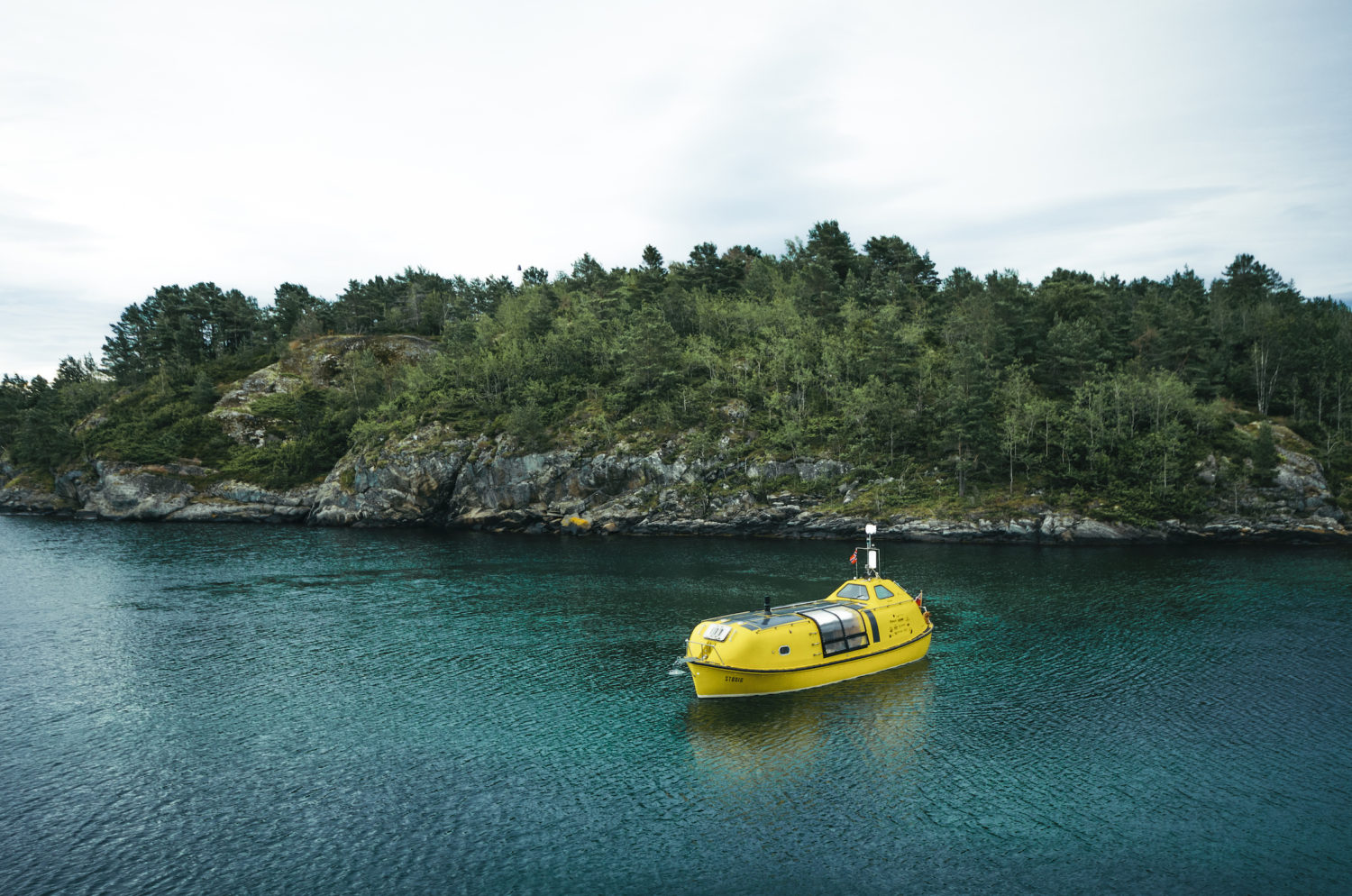The world's first comfortable lifeboat? - Victron Energy