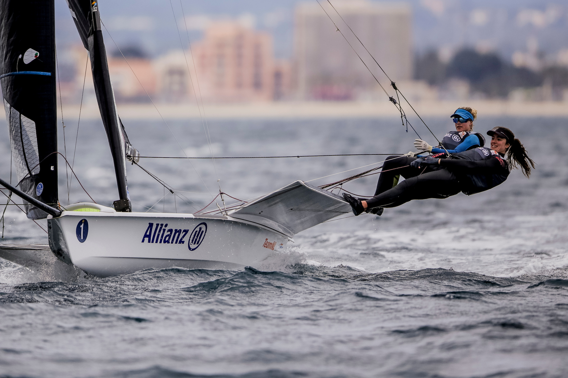 Dutch Sailors snatch Spanish Gold - Victron Energy