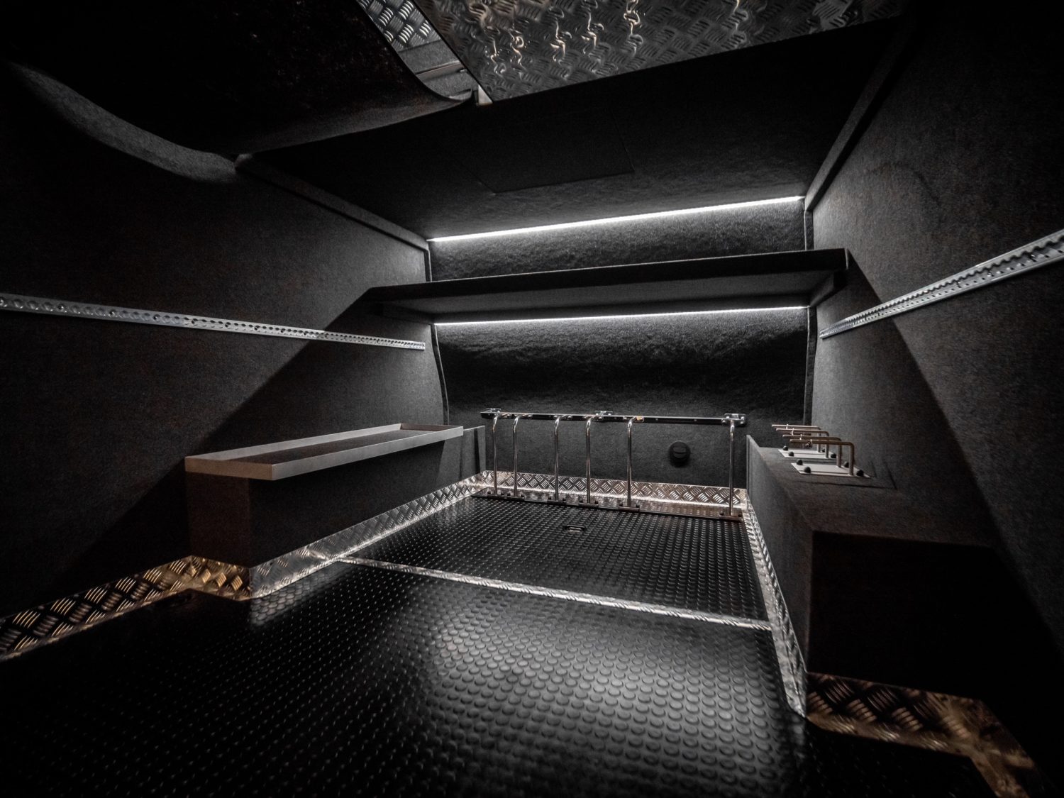 Speedway competitors tour in style - Victron Energy