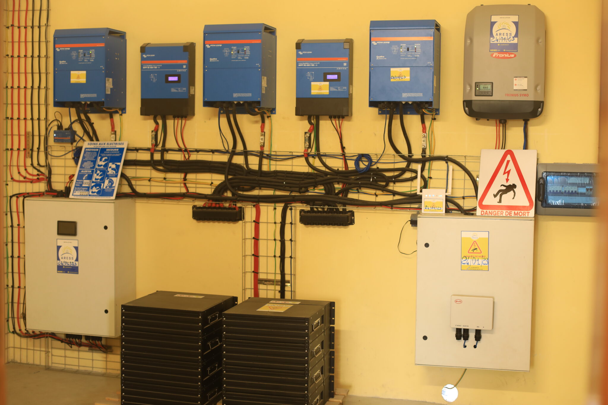 Electriciens sans frontières - empowering remote communities - Victron ...