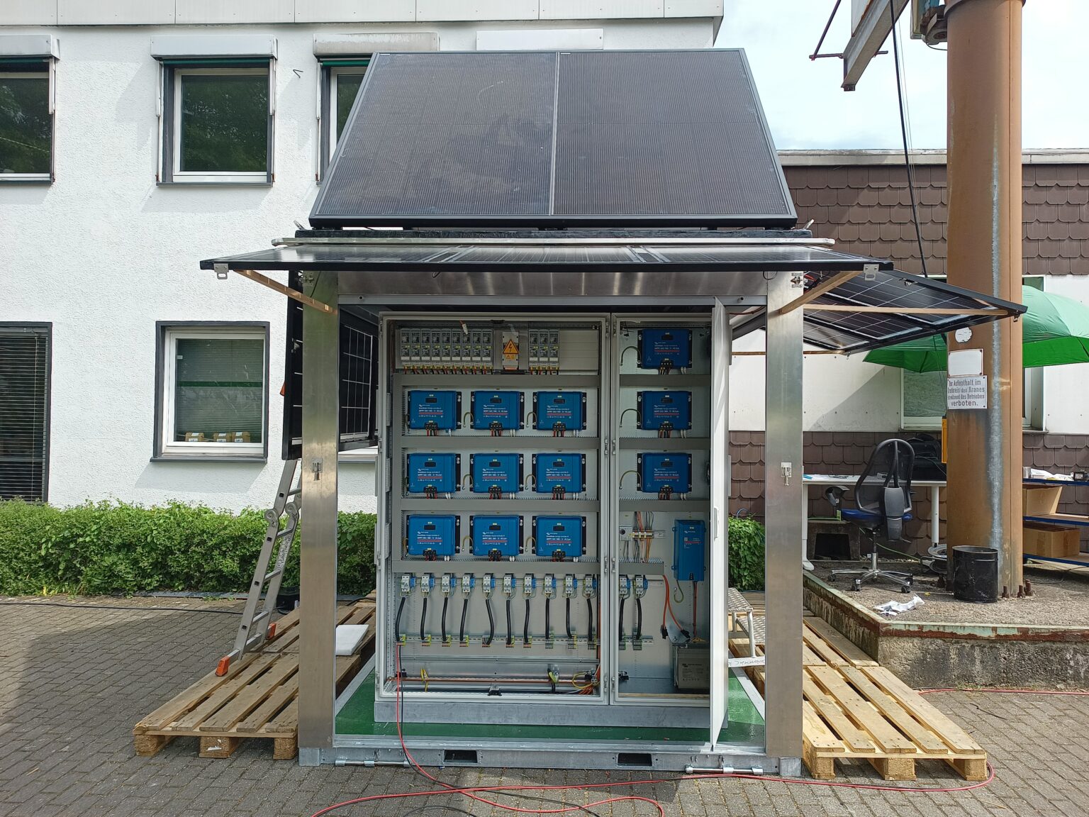 World's first solar-powered ferris wheel - Victron Energy