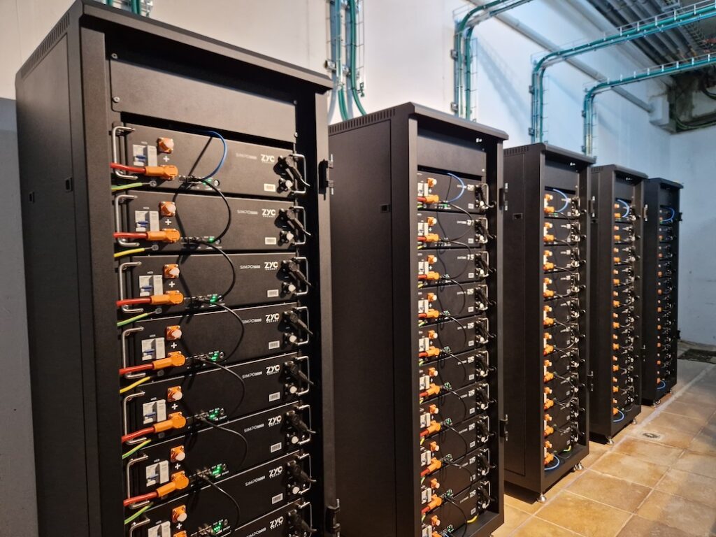 Clifftop Hotel views zero carbon - Victron Energy