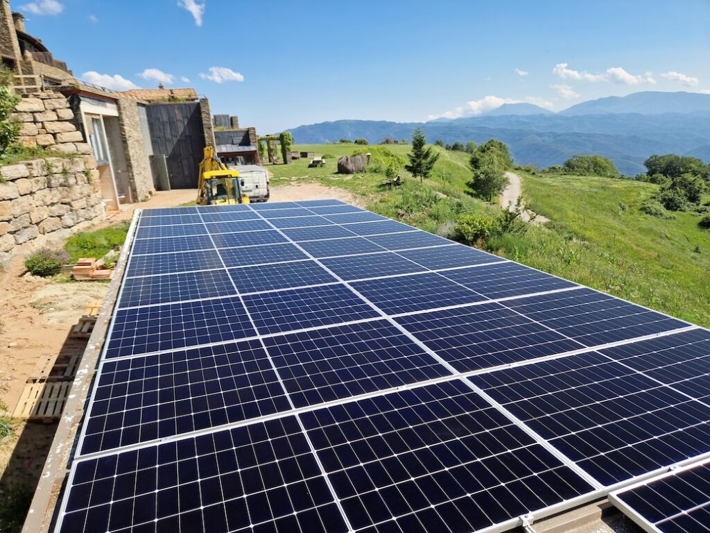 Clifftop Hotel views zero carbon - Victron Energy