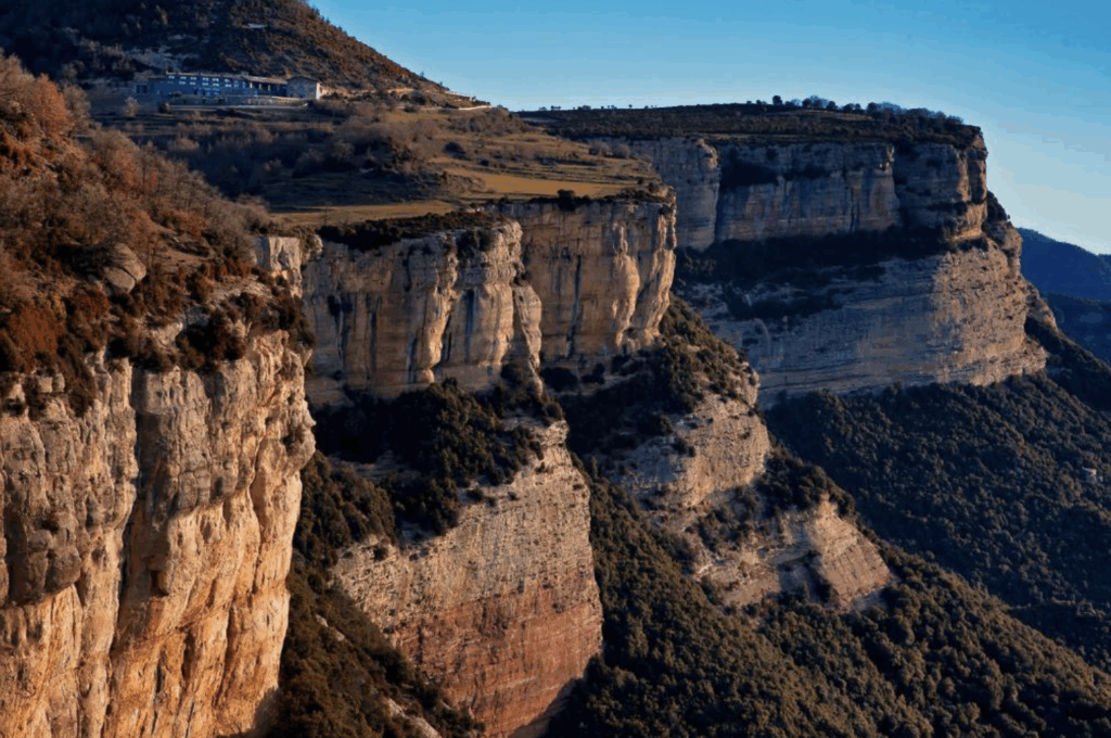 Clifftop Hotel views zero carbon - Victron Energy